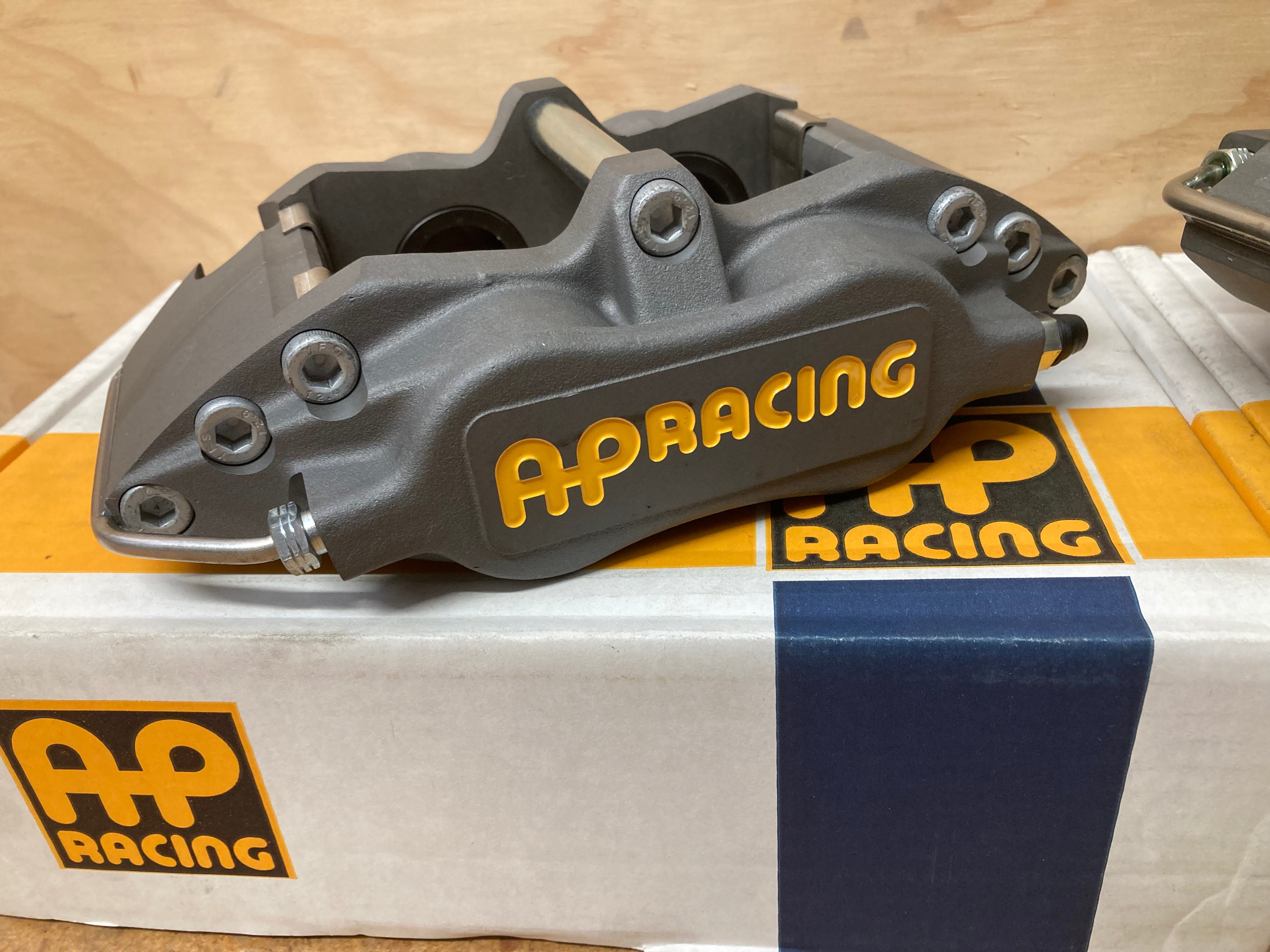 AP Racing 4-Piston Motorsport Caliper CP4567-3S4 LH (Trailing Mount ...